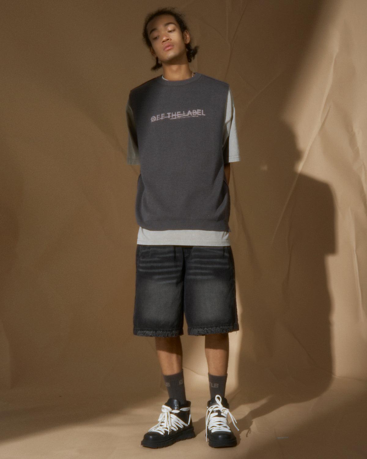 Off The Label side slit logo vest dark grey – TAKA ORIGINAL LIMITED