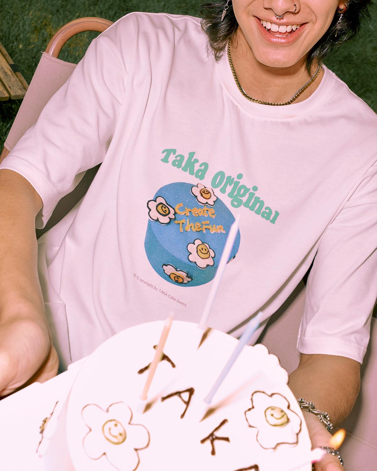 TAKA Original That's Fun cake print logo T-shirt – TAKA ORIGINAL LIMITED